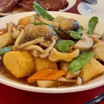 CANTON MANOR - Updated August 2024 - 558 Photos & 107 Reviews - 220-15 ...