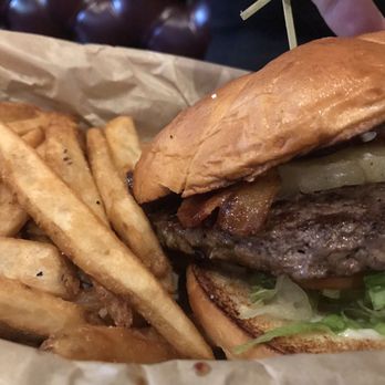 THE TRADEWINDS PUB - Updated December 2024 - 83 Photos & 66 Reviews ...