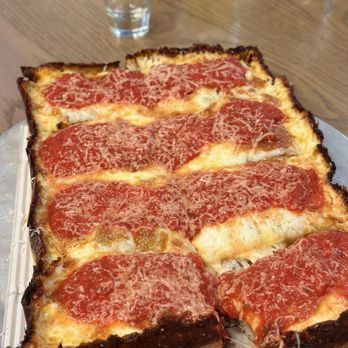 PIZZERIA 211 - Updated July 2025 - 29 Photos & 41 Reviews - 100 S Queen ...