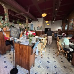 VIRGINIA INN - Updated July 2025 - 352 Photos & 466 Reviews - 1937 1st ...