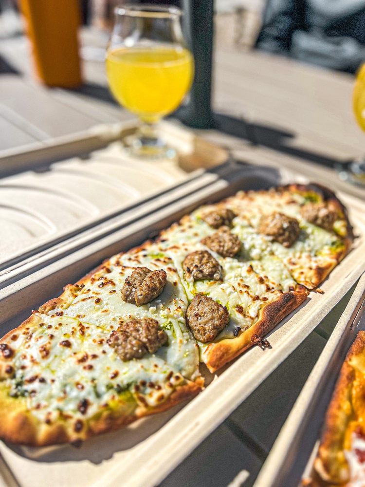 GOOSE AND THE MONKEY BREW HOUSE - Updated December 2024 - 151 Photos ...