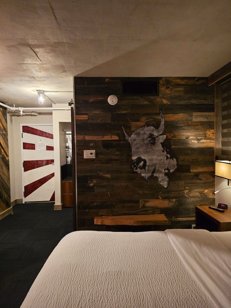 THE RUSHMORE HOTEL & SUITES - Updated October 2025 - 84 Photos & 91 ...