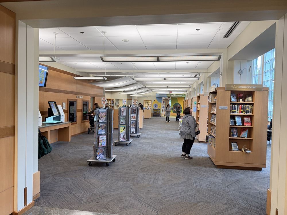 ELMHURST PUBLIC LIBRARY - Updated December 2025 - 82 Photos & 92 ...