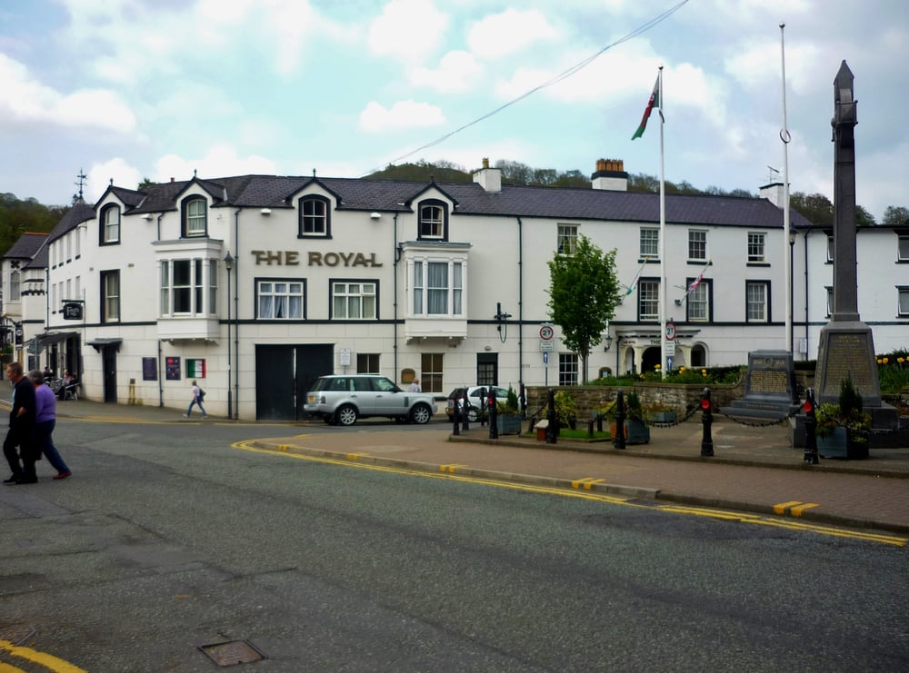 THE ROYAL HOTEL - Updated January 2025 - 7 Bridge Street, Llangollen ...