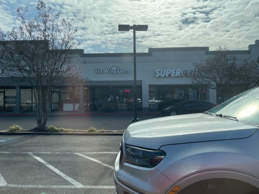 THE WING GURU - Updated September 2024 - 15 Photos & 31 Reviews - 875 W ...