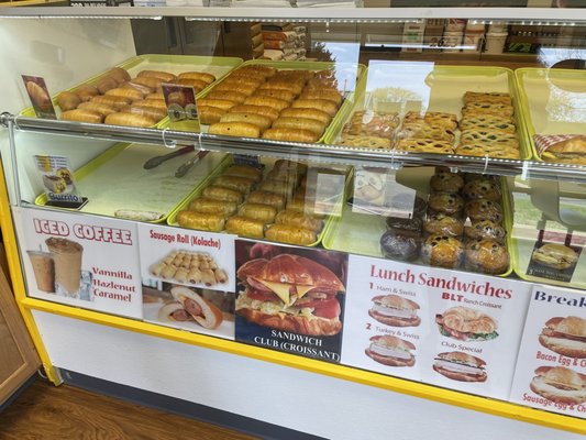 AR DONUTS - Updated October 2025 - 13 Photos - 102 Markham Park Dr ...