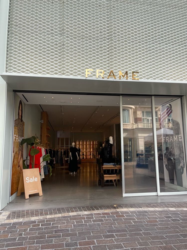 FRAME - Updated December 2024 - 189 The Grove Dr, Los Angeles ...