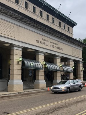 MEMORIAL AUDITORIUM - 32 Photos & 10 Reviews - 399 McCallie Ave ...