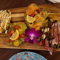 THE MODERN ROSE - Updated July 2025 - 242 Photos & 104 Reviews - 142 SE ...