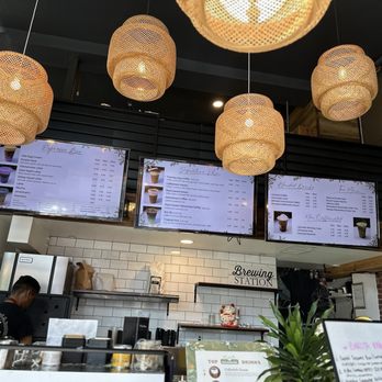 COFFEEHOLIC HOUSE - Updated July 2024 - 1547 Photos & 746 Reviews ...