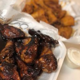 OUTPUT LOUNGE & SPORTS BAR - Updated December 2024 - 285 Photos & 484 ...