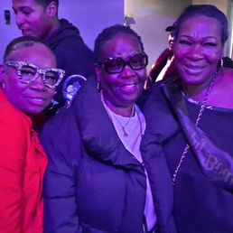 JULZ - Updated October 2025 - 38 Photos & 24 Reviews - 7719 Crittenden ...