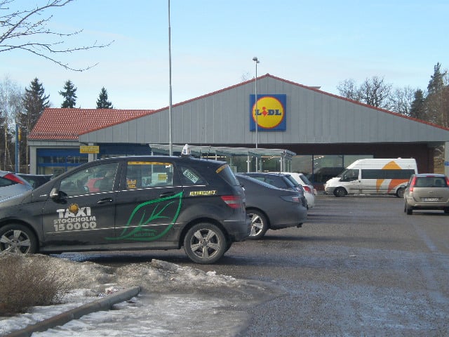 LIDL - Enhagsvägen 24, Täby, Sweden - Grocery - Phone Number - Yelp