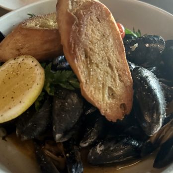 IL BRUTTO - 610 Photos & 481 Reviews - 1601 E 6th St, Austin, Texas ...