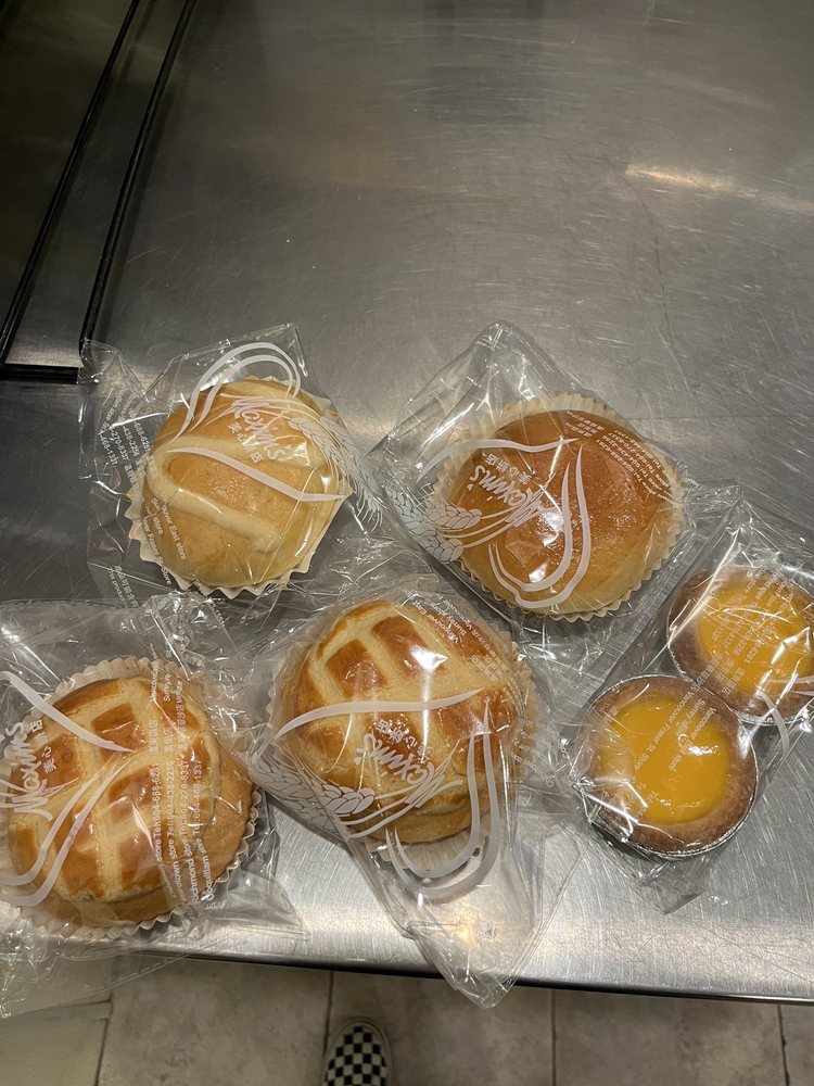 MAXIM’S BAKERY - 46 Photos & 46 Reviews - 257 Keefer St, Vancouver ...