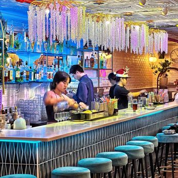 CARLA - Updated December 2024 - 348 Photos & 222 Reviews - 331 W 51st ...