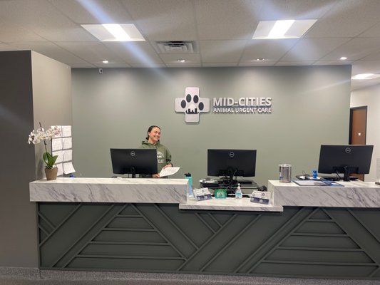 MID-CITIES ANIMAL URGENT CARE - 10 Photos & 12 Reviews - 1201 W Airport ...