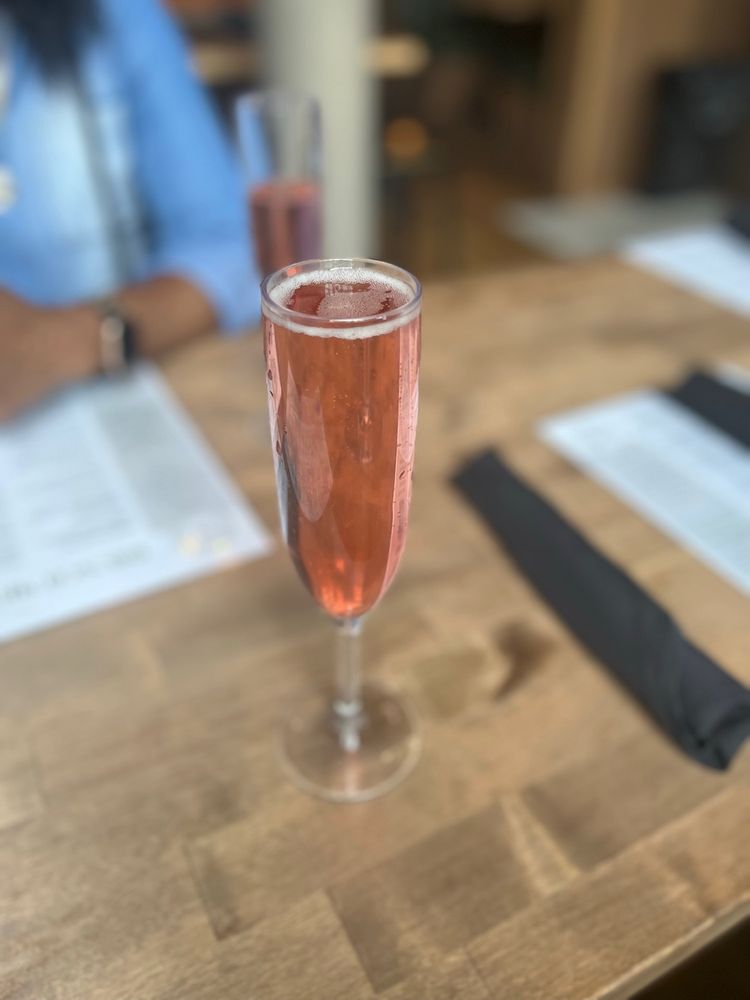 THE WINSTON - Updated December 2025 - 53 Photos & 26 Reviews - 461 N ...