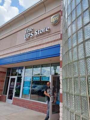 THE UPS STORE - Updated December 2025 - 27 Photos & 27 Reviews - 8362 ...