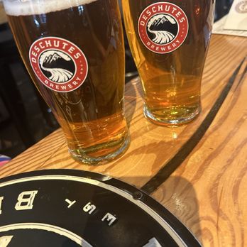 DESCHUTES BREWERY PORTLAND PUBLIC HOUSE - Updated September 2024 - 5233 ...