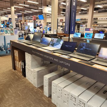 MICRO CENTER - Updated December 2025 - 115 Photos & 201 Reviews - 71-43 ...