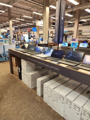 MICRO CENTER - Updated January 2026 - 116 Photos & 204 Reviews - 71-43 ...