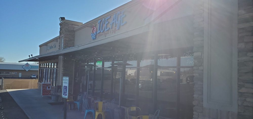 ICE AGE FROZEN YOGURT & COFFEE - Updated August 2024 - 4005 E Main St ...