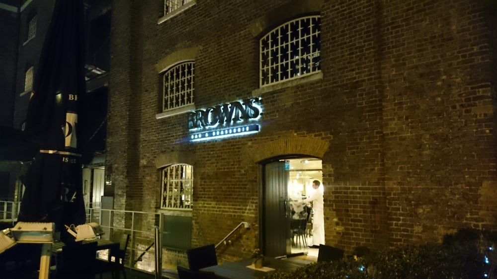 BROWNS WEST INDIA QUAY - 26 Photos & 37 Reviews - Hertsmere Road ...