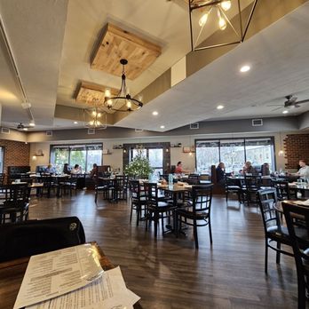 WINDMILL GRILLE & PIZZERIA - Updated November 2024 - 50 Photos & 77 ...