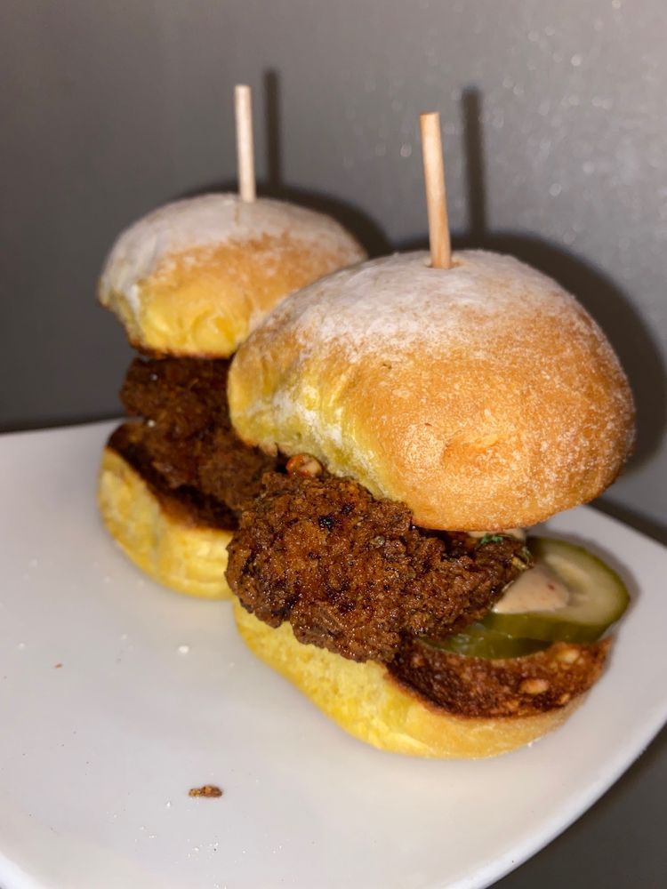 TAYLOR STREET TAVERN - 13 Photos - 808 SW Taylor St, Portland, OR - Yelp