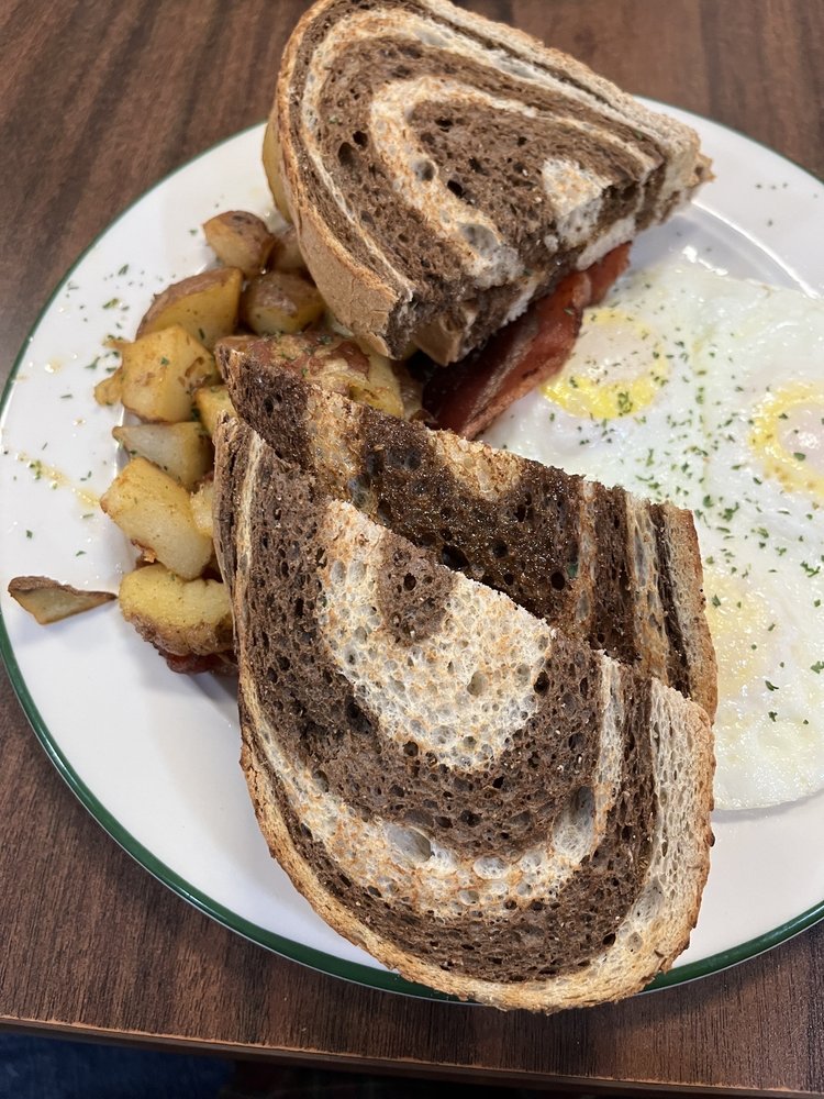 LU-LOU’S CAFETERIA - 51 Photos & 32 Reviews - 1725 Rte 30, Clinton ...