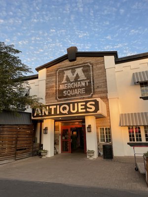 MERCHANT SQUARE ANTIQUE MARKETPLACE - Updated August 2025 - 593 Photos ...