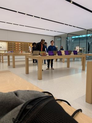 APPLE STORE - Updated October 2025 - 38 Photos & 213 Reviews - 10300 ...