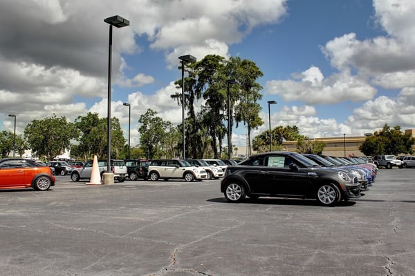 ORLANDO MINI - Updated July 2025 - 103 Photos & 86 Reviews - 350 S Lake ...