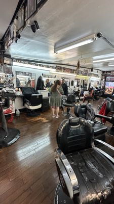 DIAMOND CUTS BARBER SHOP - Updated July 2024 - 122 Photos & 50 Reviews ...