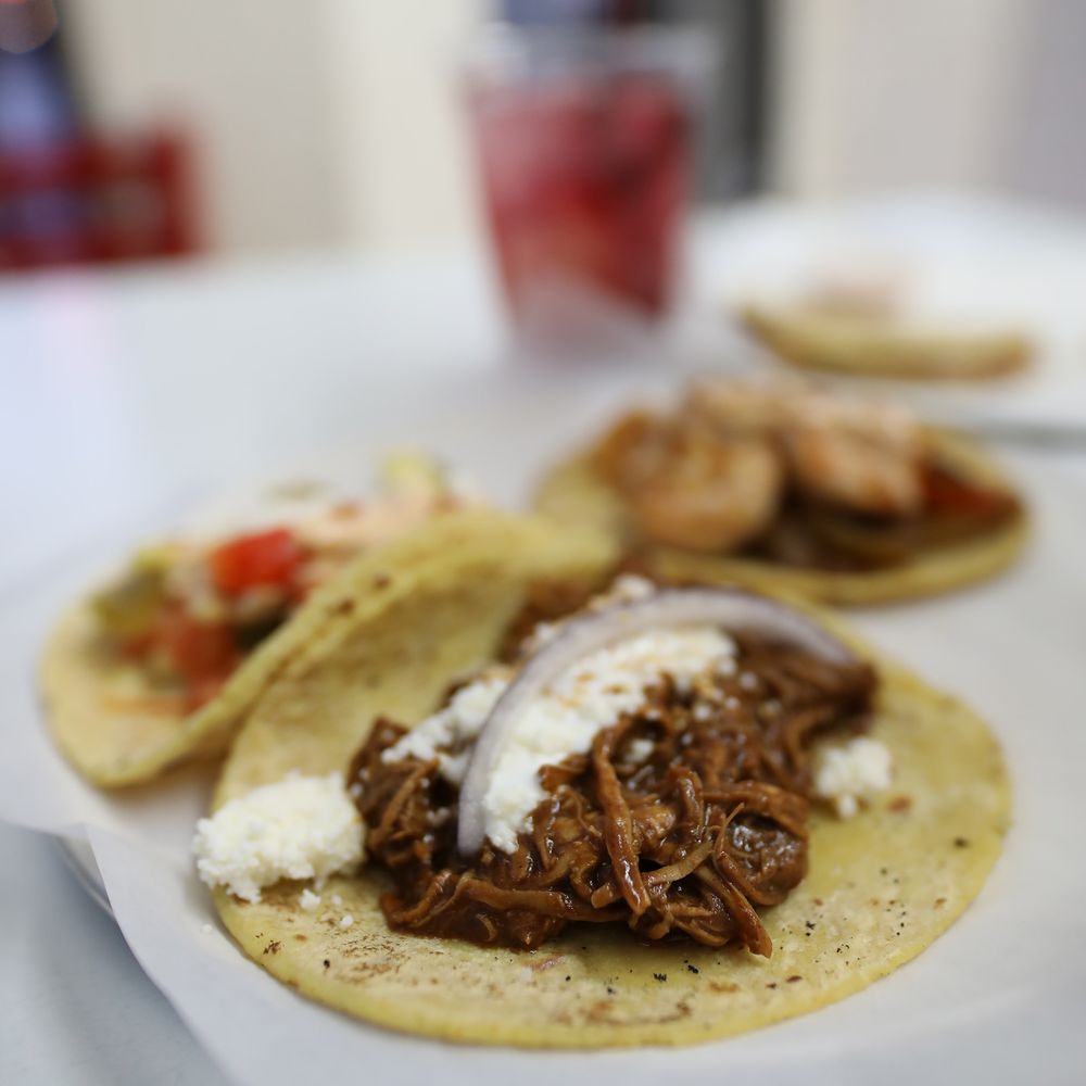 GUISADOS - 2806 Photos & 2666 Reviews - 2100 East Cesar E Chavez Ave ...