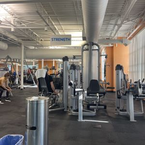 LA FITNESS - Updated April 2025 - 10 Photos - 4300 King St, Alexandria ...