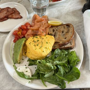 GREAT WHITE - Updated June 2024 - 1084 Photos & 585 Reviews - 244 N ...