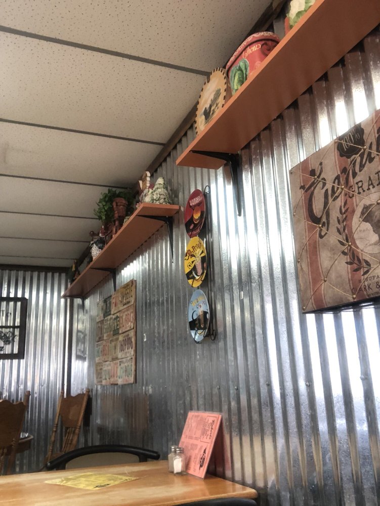 ROBERTS DRIVE-IN - Updated December 2025 - 23 Photos & 20 Reviews - 320 ...