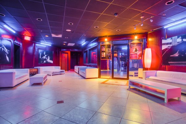 Colette Dallas - 42 Photos & 33 Reviews - Lounges - 10821 Composite Dr ...