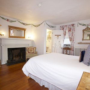 THE CHICKEN BOX - 11 Photos & 48 Reviews - 16 Daves St, Nantucket, MA ...