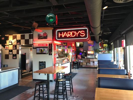 HARDY’S HOTWINGS, BURGERS & ICE CREAM - Updated March 2025 - 70 Photos ...