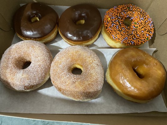 MAX’S DONUTS - 102 Photos & 28 Reviews - Donuts - 350 W Geneses St ...