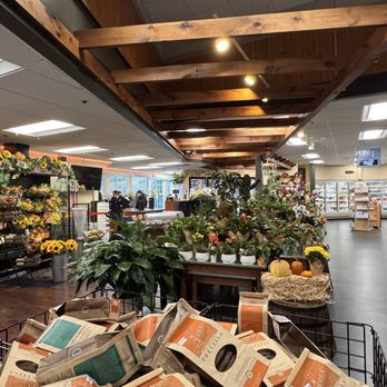 CLEMENTS’ MARKETPLACE - Updated December 2025 - 25 Photos & 71 Reviews ...