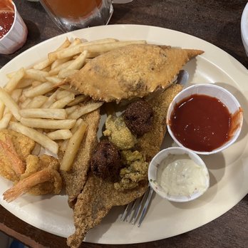 CAPTAIN TOM’S SEAFOOD AND OYSTER BAR - Updated November 2024 - 281 ...