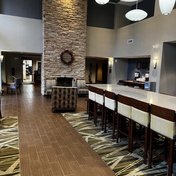 HAMPTON INN & SUITES POUGHKEEPSIE - Updated August 2025 - 183 Photos ...