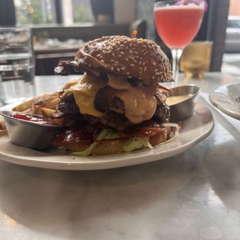 THE ESSENTIAL - Updated December 2025 - 687 Photos & 472 Reviews - 2215 ...