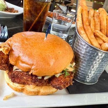 KIN WINDSOR - Updated October 2025 - 900 Photos & 901 Reviews - 740 ...