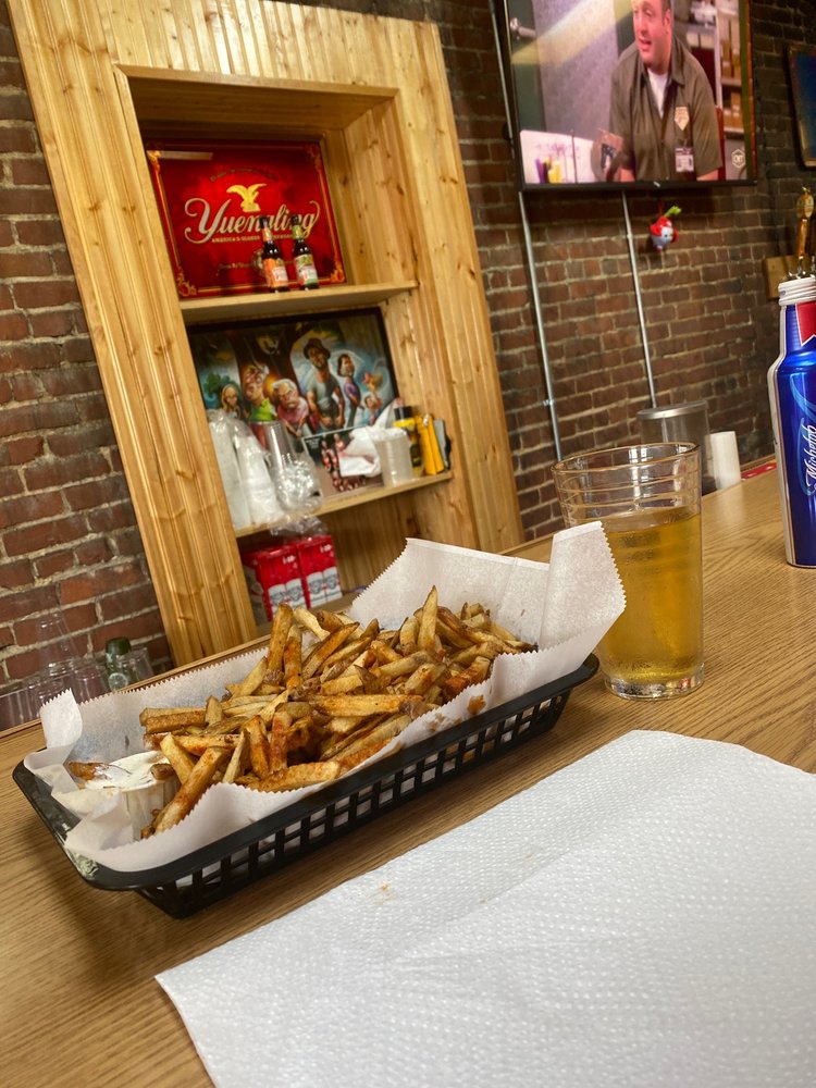 HOOPS CAFE - Updated June 2024 - 18 Reviews - 505 Locust Ave, Fairmont ...