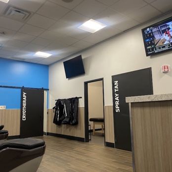 UFC FIT SAN JOSE - OAKRIDGE MALL - Updated October 2025 - 119 Photos ...